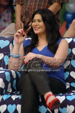 Sikat na aktres, nagpalaglag sa ibang bansa! - Tita Swarding - Pinoy ...