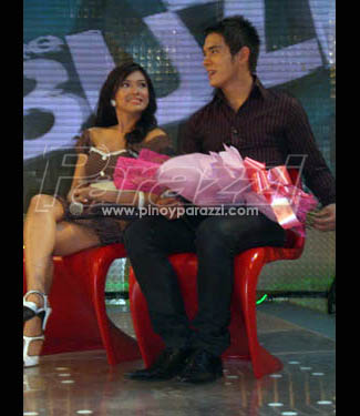 Jake Cuenca at Bangs Garcia, mag-on na?! - Joey Sarmiento - Pinoy Parazzi