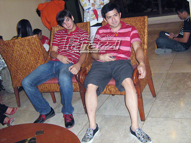 Parazzi Tawanan - Pinoy Parazzi