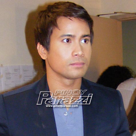 Derek vs Sam Tapatan - Pinoy Parazzi