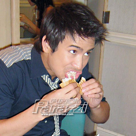 Sam, maraming gutom - Pinoy Parazzi