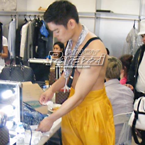 Funky JayR - Pinoy Parazzi