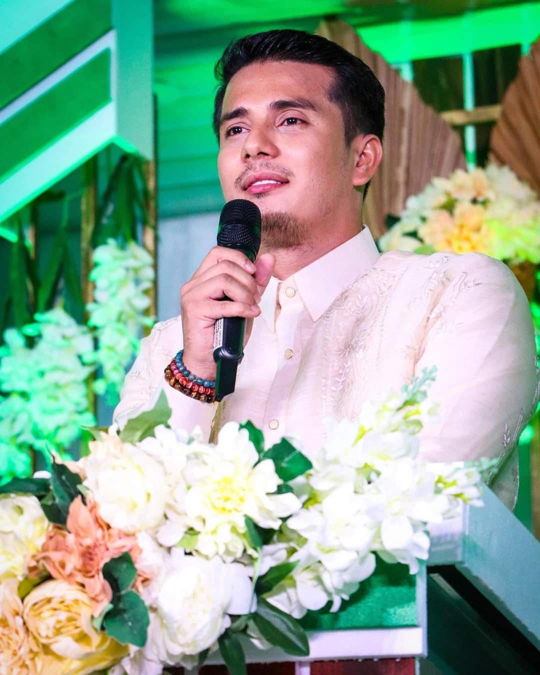 Ejay Falcon napaiyak sa oath taking bilang vice governor ng Oriental ...