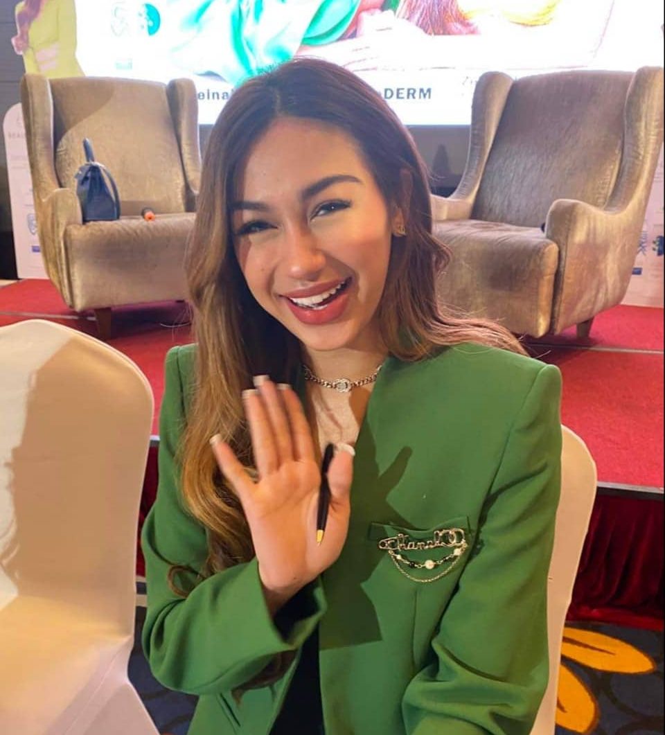 Mga sikat na social media influencers na sina Zeinab Harake at Jelai ...